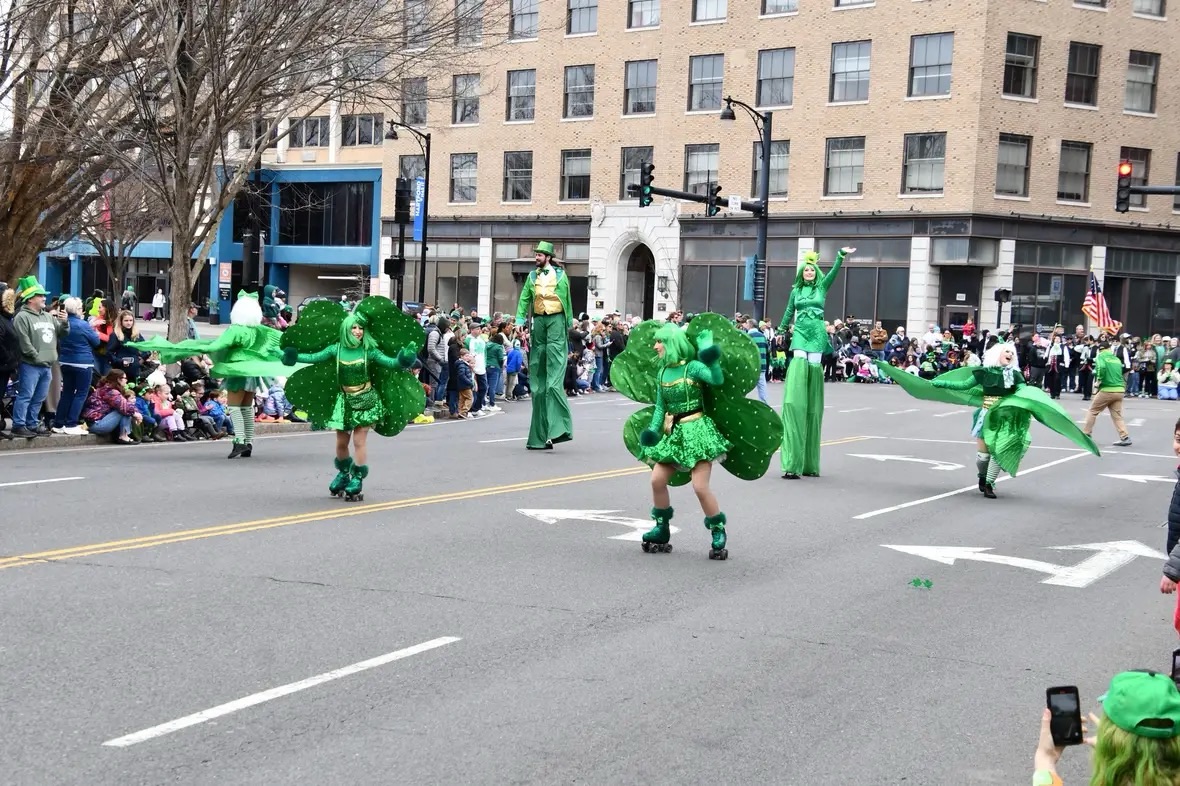 Parade Entertainment for Hire | Stilt Walkers | Wing Dancers